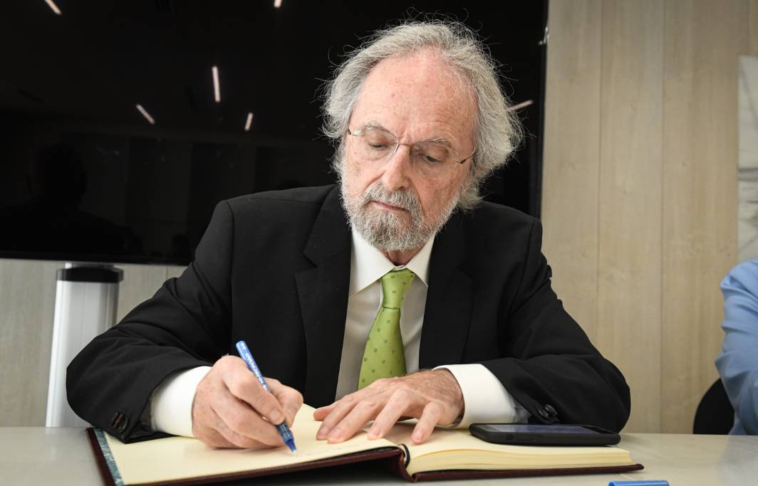 Cristóbal Colón, fundador de La Fageda, es investido doctor honoris ...